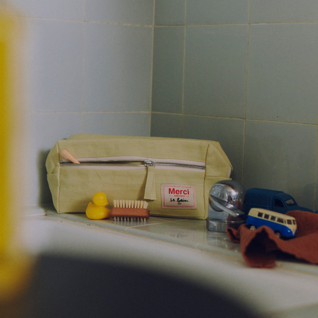 Toiletry bag in washed linen - Cairo Yellow