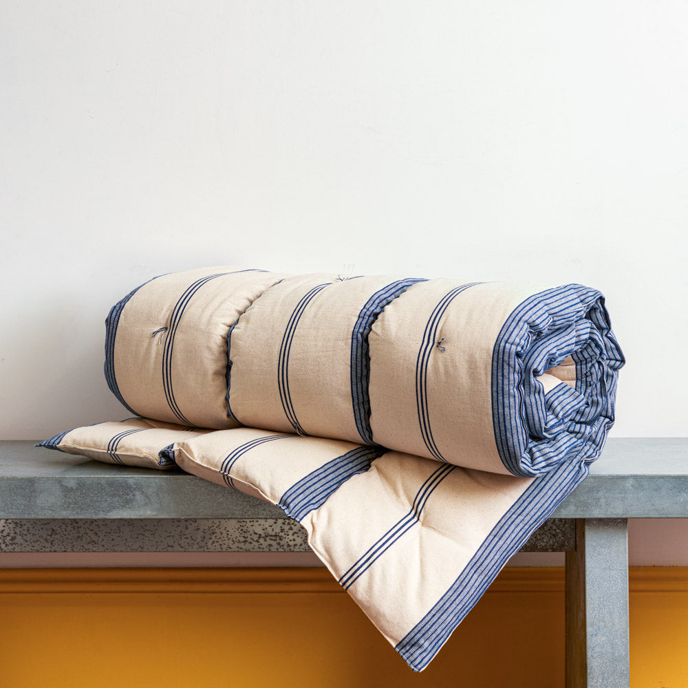 Mattress topper - Thick Blue Stripes