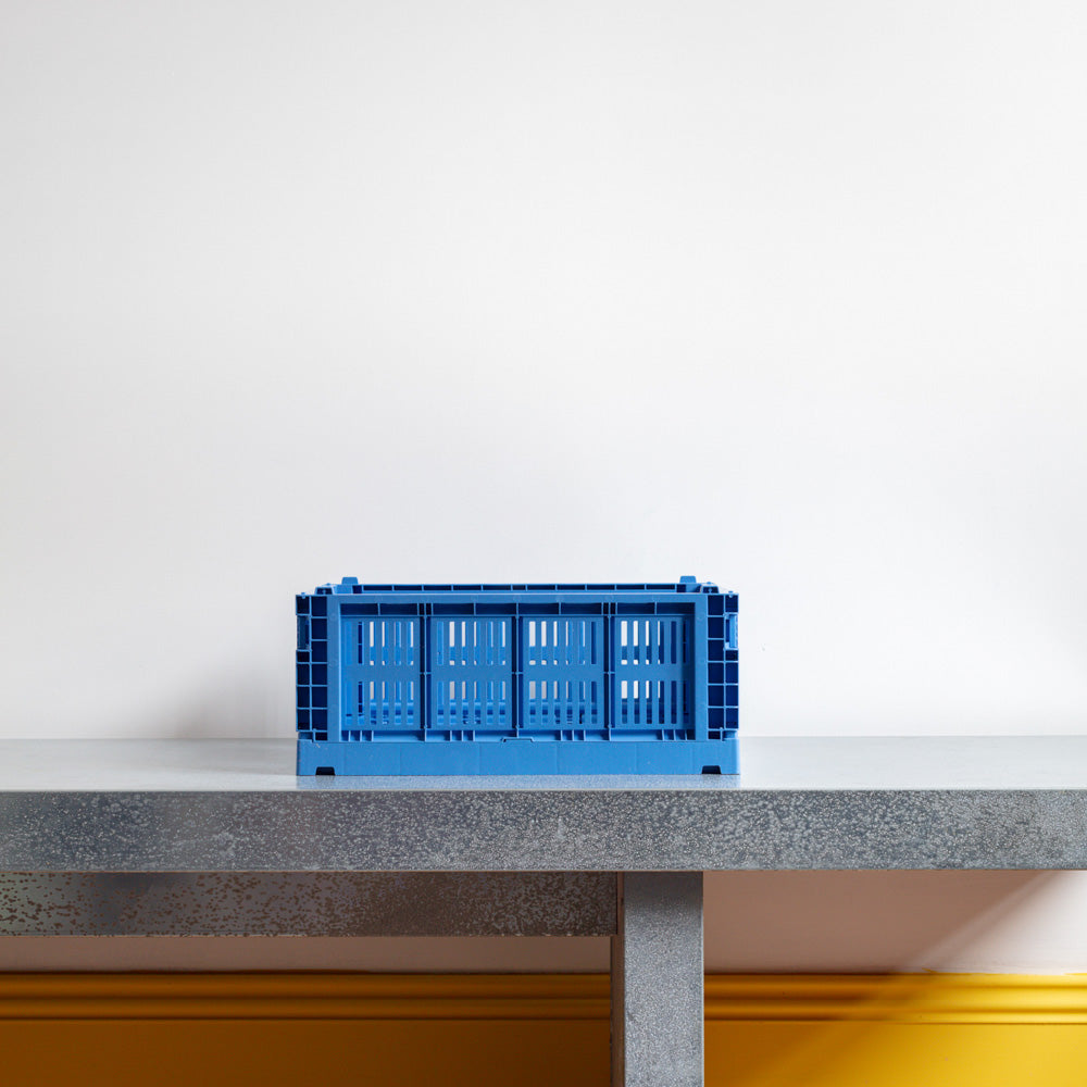 Medium crate - Hay - Electric Blue